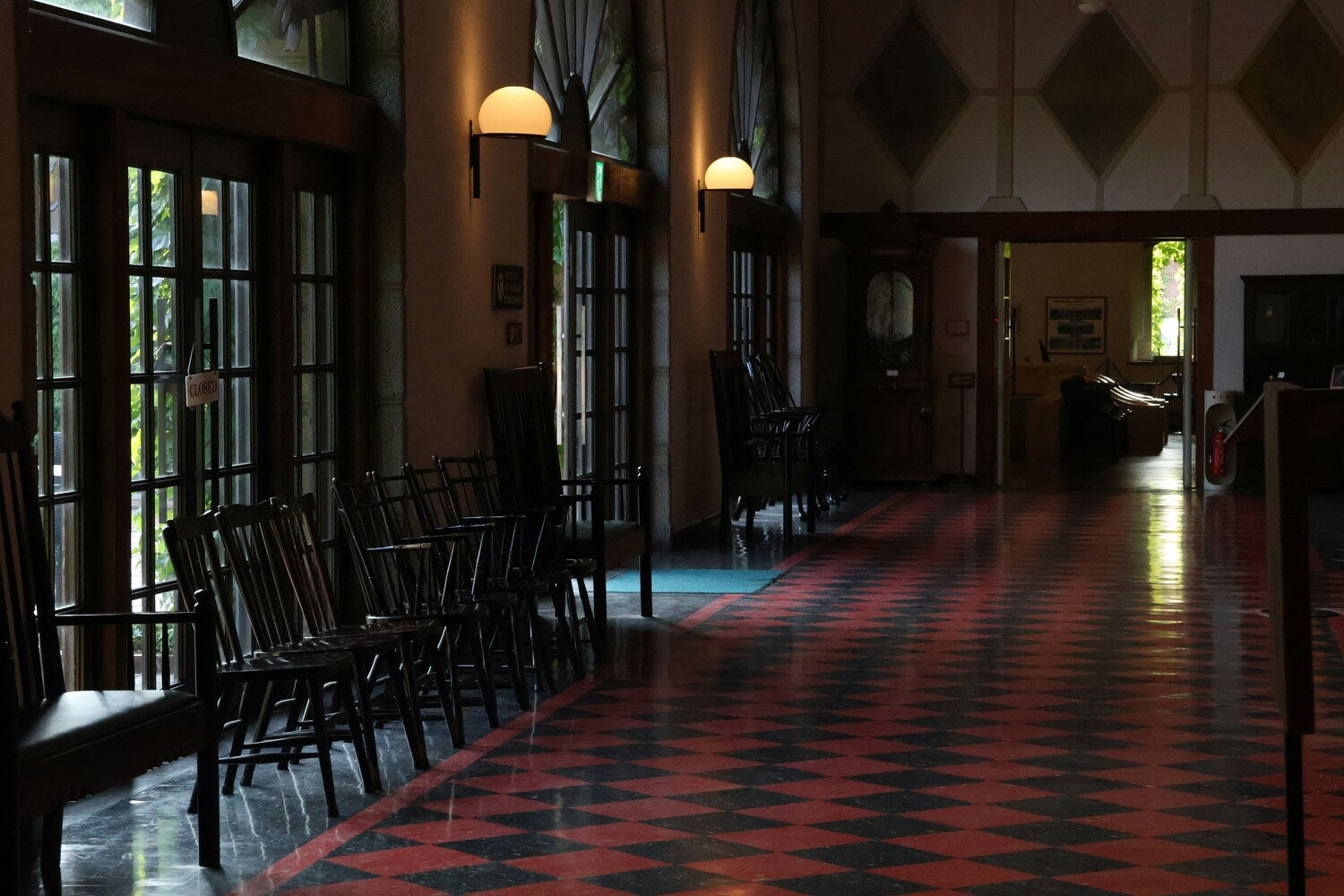 โคมไฟผนังสำหรับทางเดิน (Hallway) เทคนิคการจัดแสงที่ช่วยให้พื้นที่แคบดู