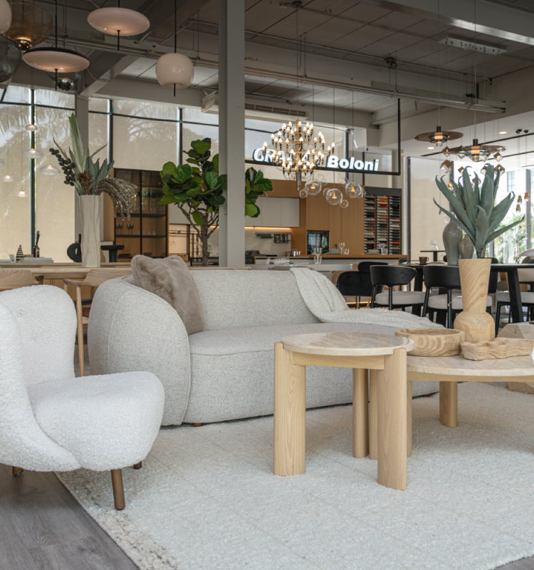 ร้านเฟอร์นิเจอร์ โคมไฟ และโซฟา - Lounge Lovers Furniture Store