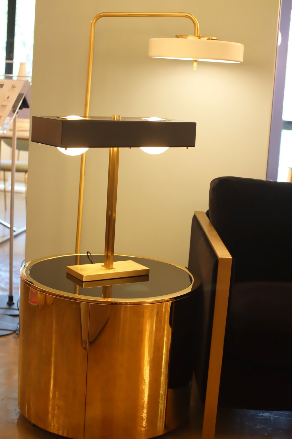 โคมไฟตั้งโต๊ะ [MD] Roger Roy Table Lamp Black – Lounge Lovers